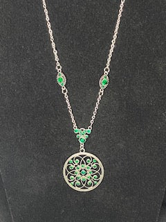 Timeless Traveler - Green Necklace Set – Parker's Paparazzi